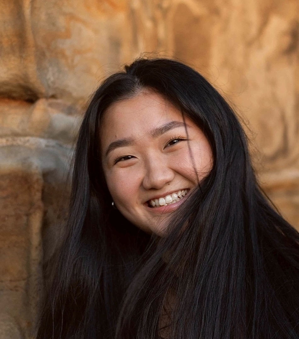 Yi Han's Instagram, Twitter & Facebook on IDCrawl